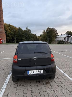 Pelēks Volkswagen Fox 2011 Saldus, ar dzinēja tilpumu 1.20 L un nobraukumu 125 tūkst. km par 2100 €, foto 4 vietnē AUTOMOTO.COM.LV