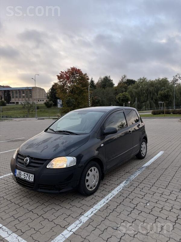 Grey Volkswagen Fox 2011 in Saldus, with an engine capacity of 1.20 L and mileage of 125 thousand km for 1650 €, photo 3 on AUTOMOTO.COM.LV