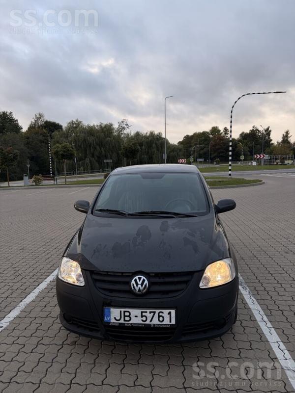 Grey Volkswagen Fox 2011 in Saldus, with an engine capacity of 1.20 L and mileage of 125 thousand km for 1650 €, photo 5 on AUTOMOTO.COM.LV