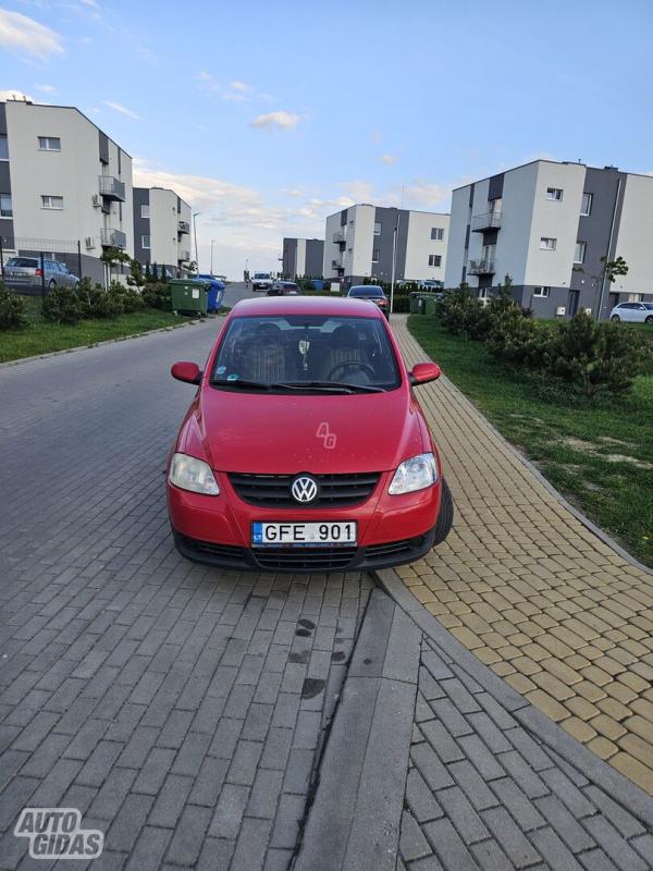 Red Volkswagen Fox 2005 in Kaunas, with an engine capacity of 1.20 L and mileage of 195 thousand km for 500 €, photo 1 on AUTOMOTO.COM.LV