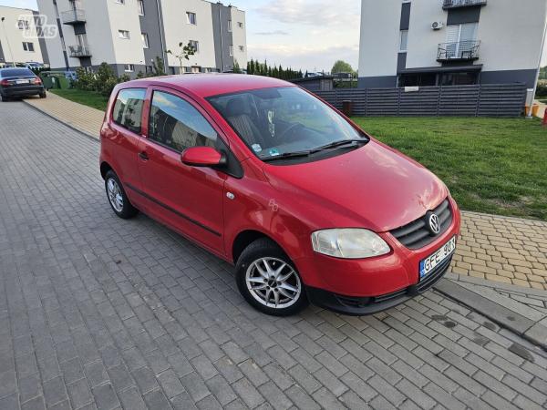 Red Volkswagen Fox 2005 in Kaunas, with an engine capacity of 1.20 L and mileage of 195 thousand km for 500 €, photo 2 on AUTOMOTO.COM.LV
