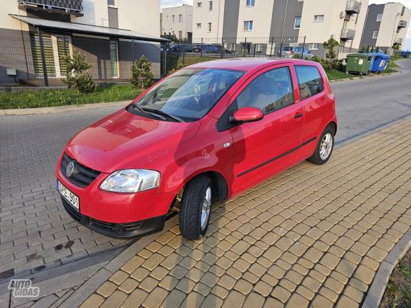 Red Volkswagen Fox 2005 in Kaunas, with an engine capacity of 1.20 L and mileage of 195 thousand km for 500 €, photo 6 on AUTOMOTO.COM.LV