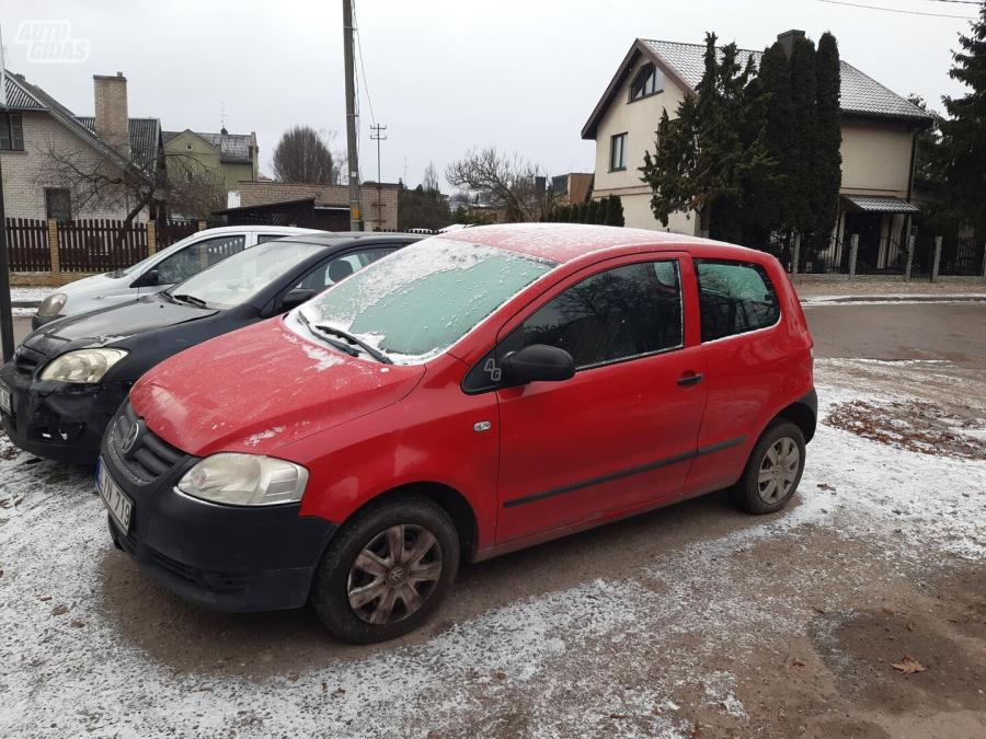 Red Volkswagen Fox 2006 in Kaunas, with an engine capacity of 1.20 L and mileage of 160 thousand km for 370 €, photo 1 on AUTOMOTO.COM.LV
