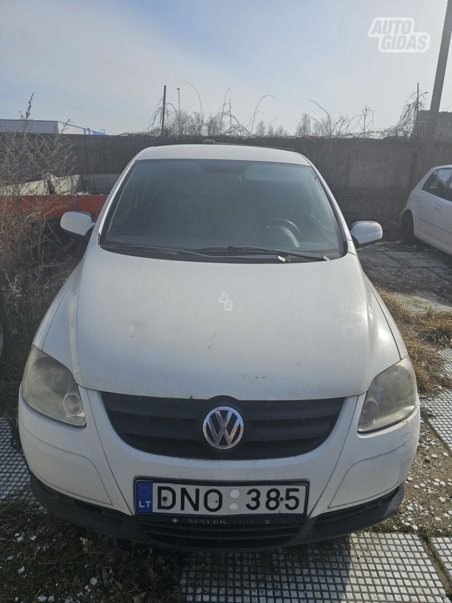 Balts Volkswagen Fox 2007 Alīta, ar dzinēja tilpumu 1.40 L un nobraukumu 232 tūkst. km par 500 €, foto 1 vietnē AUTOMOTO.COM.LV