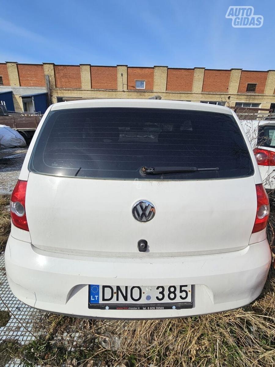 Balts Volkswagen Fox 2007 Alīta, ar dzinēja tilpumu 1.40 L un nobraukumu 232 tūkst. km par 500 €, foto 3 vietnē AUTOMOTO.COM.LV
