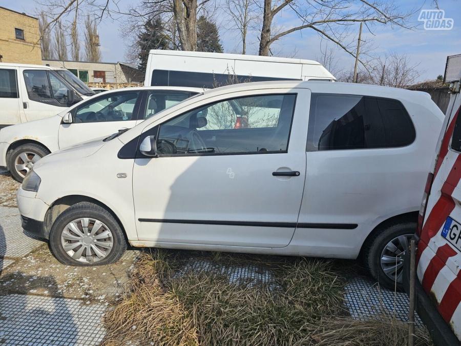 Balts Volkswagen Fox 2007 Alīta, ar dzinēja tilpumu 1.40 L un nobraukumu 232 tūkst. km par 500 €, foto 4 vietnē AUTOMOTO.COM.LV