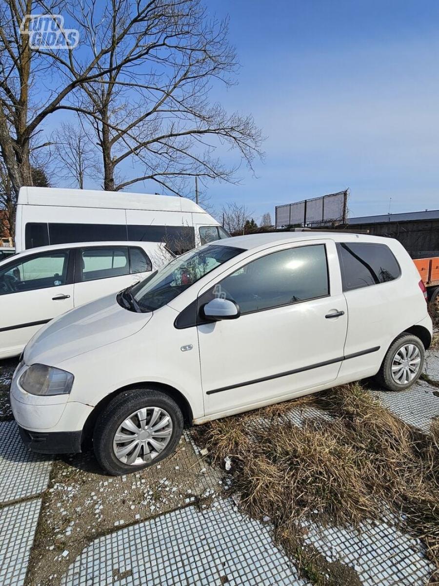 Balts Volkswagen Fox 2007 Alīta, ar dzinēja tilpumu 1.40 L un nobraukumu 232 tūkst. km par 500 €, foto 6 vietnē AUTOMOTO.COM.LV