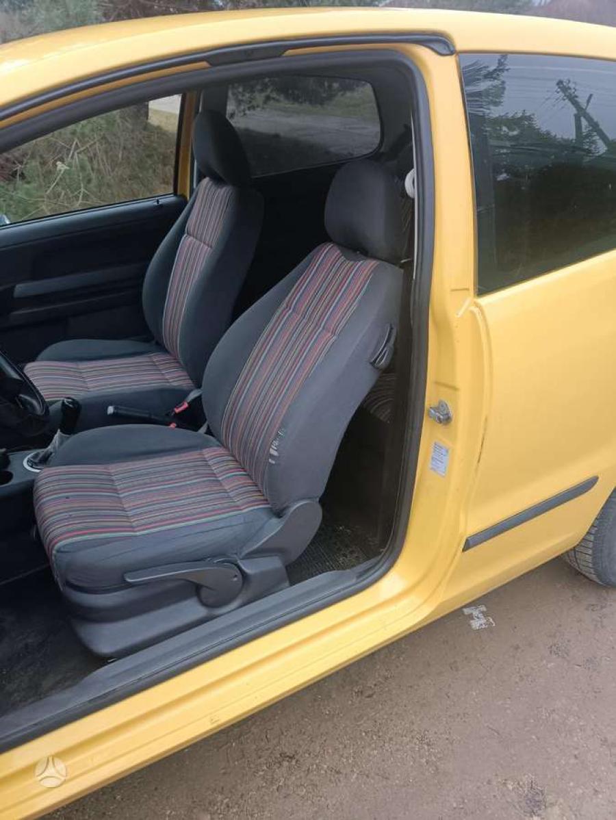 Dzeltens Volkswagen Fox 2005 Viļņa, ar dzinēja tilpumu 1.20 L un nobraukumu 240 tūkst. km par 1100 €, foto 3 vietnē AUTOMOTO.COM.LV