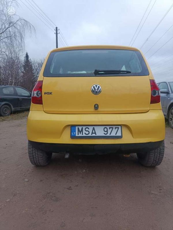 Dzeltens Volkswagen Fox 2005 Viļņa, ar dzinēja tilpumu 1.20 L un nobraukumu 240 tūkst. km par 1100 €, foto 7 vietnē AUTOMOTO.COM.LV