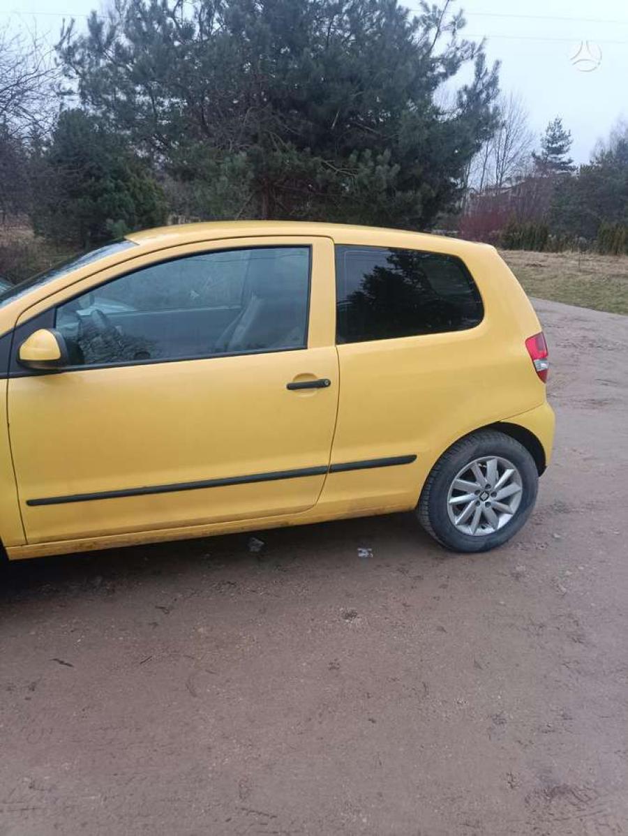 Dzeltens Volkswagen Fox 2005 Viļņa, ar dzinēja tilpumu 1.20 L un nobraukumu 240 tūkst. km par 1100 €, foto 8 vietnē AUTOMOTO.COM.LV