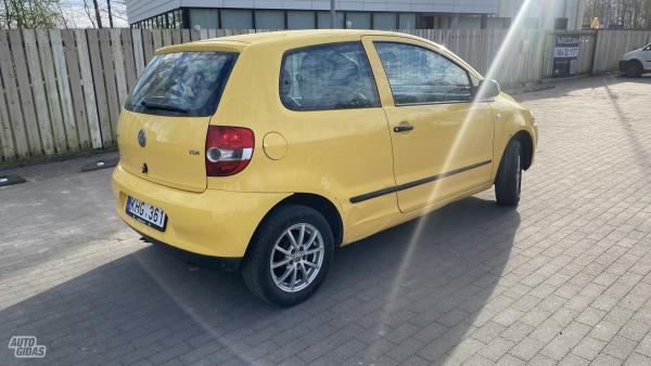 Dzeltens Volkswagen Fox 2005 Viļņa, ar dzinēja tilpumu 1.40 L un nobraukumu 252 tūkst. km par 1850 €, foto 4 vietnē AUTOMOTO.COM.LV