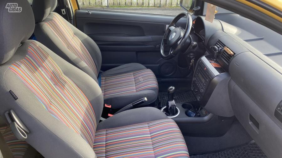 Dzeltens Volkswagen Fox 2005 Viļņa, ar dzinēja tilpumu 1.40 L un nobraukumu 252 tūkst. km par 1850 €, foto 7 vietnē AUTOMOTO.COM.LV