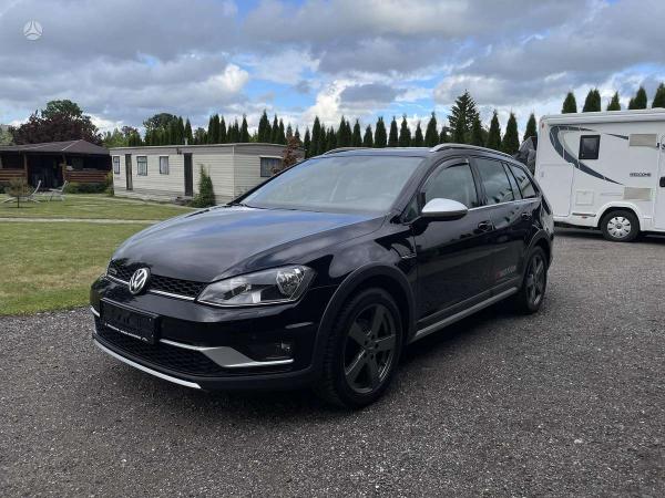 Melns Volkswagen Golf Alltrack 2016 Kuršėnai, ar dzinēja tilpumu 1.60 L un nobraukumu 240 tūkst. km par 8600 €, foto 3 vietnē AUTOMOTO.COM.LV