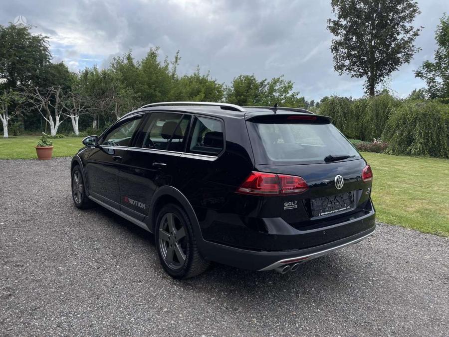 Black Volkswagen Golf Alltrack 2016 in Kursenai, with an engine capacity of 1.60 L and mileage of 240 thousand km for 8600 €, photo 6 on AUTOMOTO.COM.LV