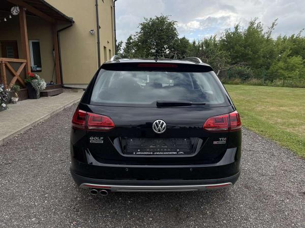 Melns Volkswagen Golf Alltrack 2016 Kuršėnai, ar dzinēja tilpumu 1.60 L un nobraukumu 240 tūkst. km par 8600 €, foto 6 vietnē AUTOMOTO.COM.LV