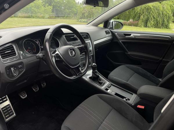 Melns Volkswagen Golf Alltrack 2016 Kuršėnai, ar dzinēja tilpumu 1.60 L un nobraukumu 240 tūkst. km par 8600 €, foto 9 vietnē AUTOMOTO.COM.LV