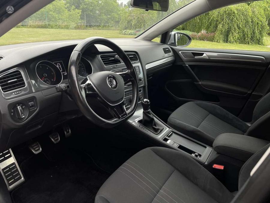 Black Volkswagen Golf Alltrack 2016 in Kursenai, with an engine capacity of 1.60 L and mileage of 240 thousand km for 8600 €, photo 10 on AUTOMOTO.COM.LV