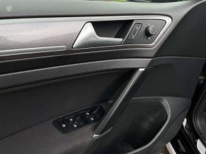 Black Volkswagen Golf Alltrack 2016 in Kursenai, with an engine capacity of 1.60 L and mileage of 240 thousand km for 8600 €, photo 13 on AUTOMOTO.COM.LV