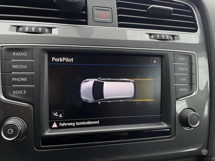 Black Volkswagen Golf Alltrack 2016 in Kursenai, with an engine capacity of 1.60 L and mileage of 240 thousand km for 8600 €, photo 17 on AUTOMOTO.COM.LV