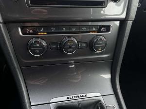 Black Volkswagen Golf Alltrack 2016 in Kursenai, with an engine capacity of 1.60 L and mileage of 240 thousand km for 8600 €, photo 19 on AUTOMOTO.COM.LV