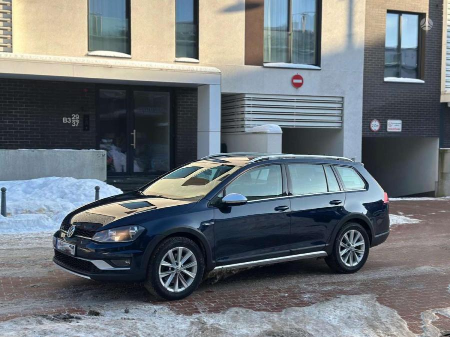 Blue Volkswagen Golf Alltrack 2017 in Vilnius, with an engine capacity of 1.80 L and mileage of 56 thousand km for 8500 €, photo 2 on AUTOMOTO.COM.LV