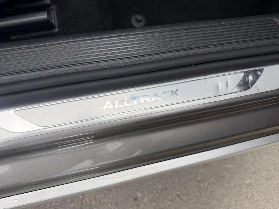 Pelēks Volkswagen Golf Alltrack 2015 Tauragė, ar dzinēja tilpumu 1.97 L un nobraukumu 302 tūkst. km par 7200 €, foto 15 vietnē AUTOMOTO.COM.LV