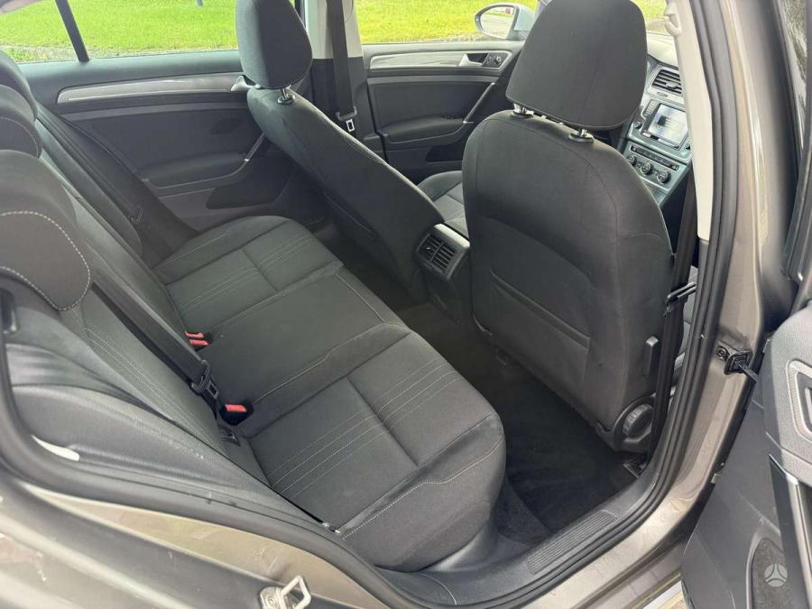 Pelēks Volkswagen Golf Alltrack 2015 Tauragė, ar dzinēja tilpumu 1.97 L un nobraukumu 302 tūkst. km par 7200 €, foto 18 vietnē AUTOMOTO.COM.LV