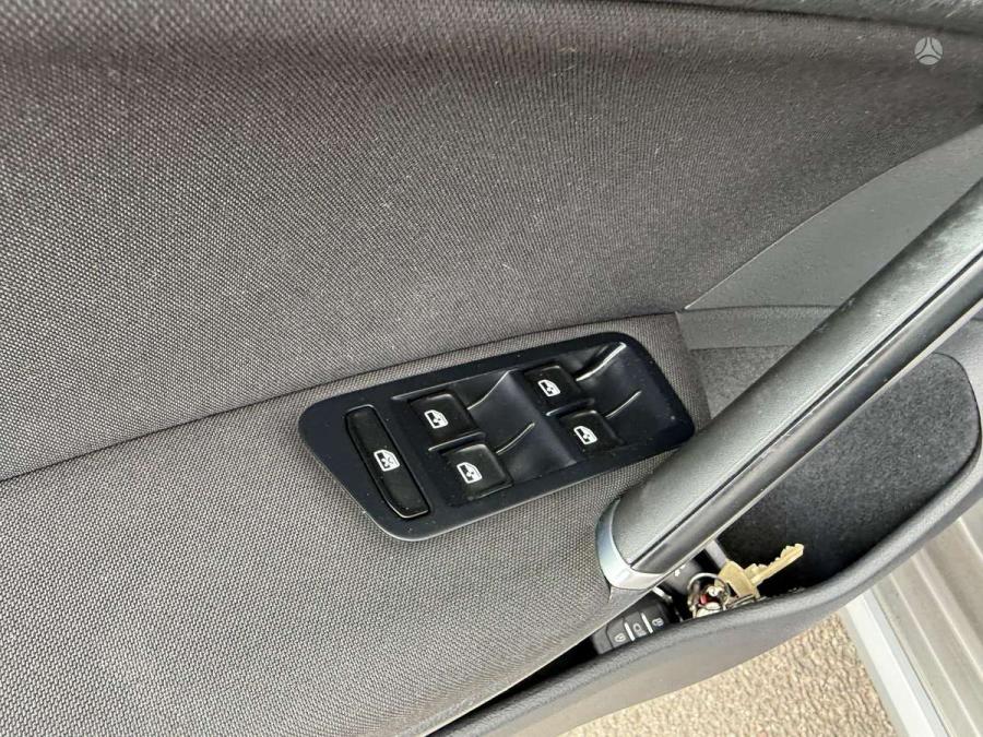 Pelēks Volkswagen Golf Alltrack 2015 Tauragė, ar dzinēja tilpumu 1.97 L un nobraukumu 302 tūkst. km par 7200 €, foto 21 vietnē AUTOMOTO.COM.LV