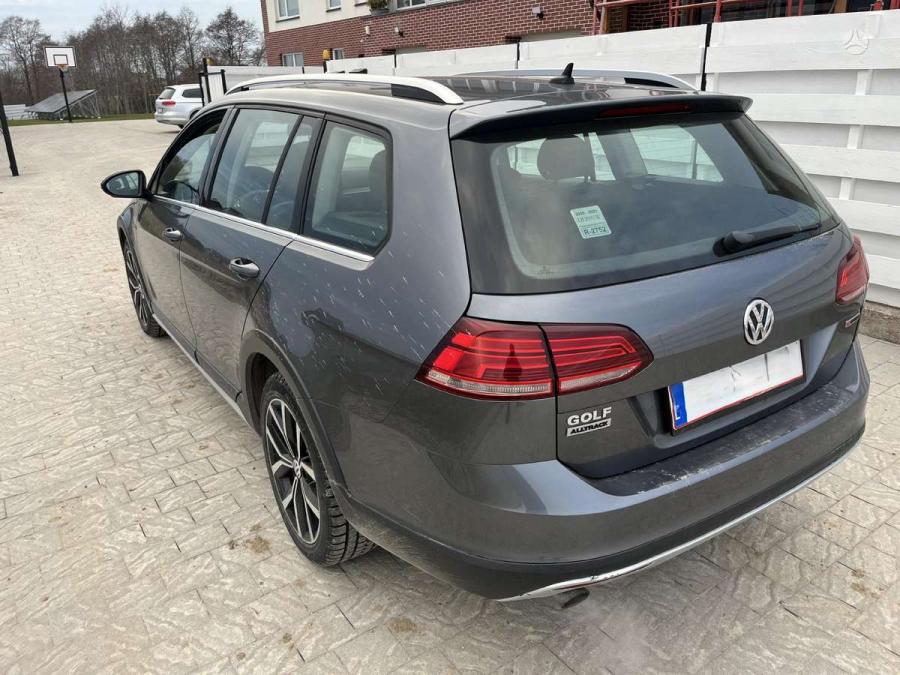Pelēks Volkswagen Golf Alltrack 2019 Kretinga, ar dzinēja tilpumu 1.80 L un nobraukumu 81 tūkst. km par 7500 €, foto 4 vietnē AUTOMOTO.COM.LV