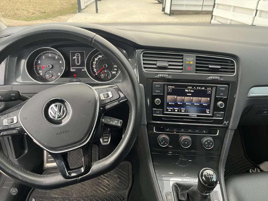 Pelēks Volkswagen Golf Alltrack 2019 Kretinga, ar dzinēja tilpumu 1.80 L un nobraukumu 81 tūkst. km par 7500 €, foto 6 vietnē AUTOMOTO.COM.LV