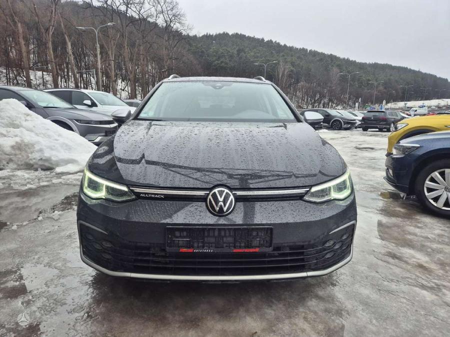 Grey Volkswagen Golf Alltrack 2022 in Vilnius, with an engine capacity of 1.97 L and mileage of 181 thousand km for 17400 €, photo 4 on AUTOMOTO.COM.LV