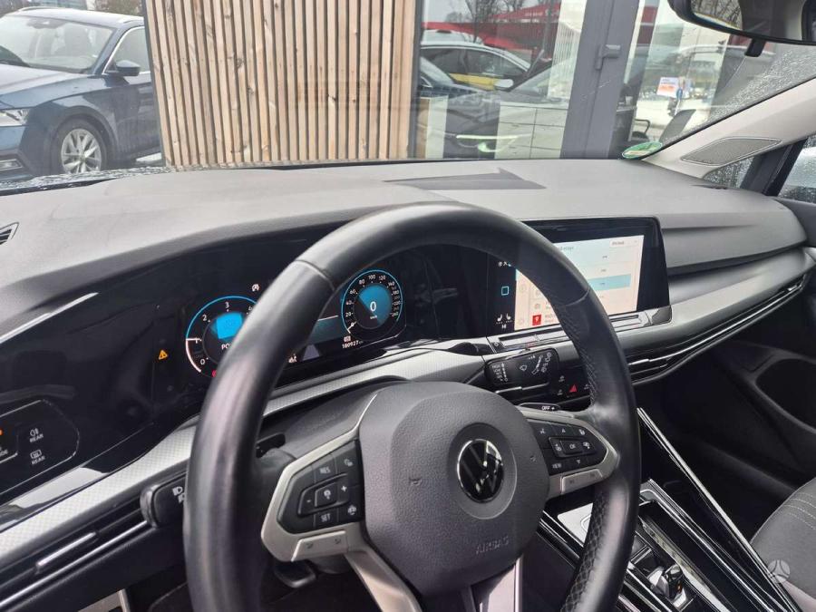 Grey Volkswagen Golf Alltrack 2022 in Vilnius, with an engine capacity of 1.97 L and mileage of 181 thousand km for 17400 €, photo 9 on AUTOMOTO.COM.LV