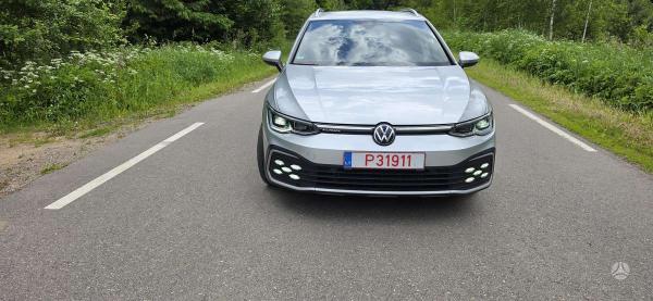Pelēks Volkswagen Golf Alltrack 2022 Viļņa, ar dzinēja tilpumu 2.00 L un nobraukumu 73 tūkst. km par 19500 €, foto 3 vietnē AUTOMOTO.COM.LV