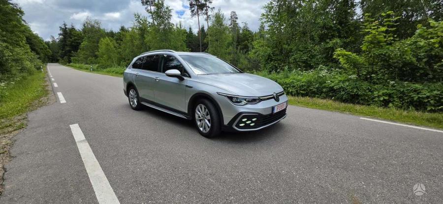 Grey Volkswagen Golf Alltrack 2022 in Vilnius, with an engine capacity of 2.00 L and mileage of 73 thousand km for 19500 €, photo 7 on AUTOMOTO.COM.LV