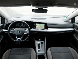 Grey Volkswagen Golf Alltrack 2022 in Utena, with an engine capacity of 2.00 L and mileage of 213 thousand km for 16300 €, photo 13 on AUTOMOTO.COM.LV