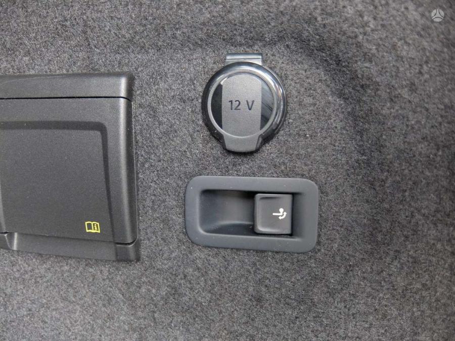 Grey Volkswagen Golf Alltrack 2022 in Utena, with an engine capacity of 2.00 L and mileage of 213 thousand km for 16300 €, photo 22 on AUTOMOTO.COM.LV