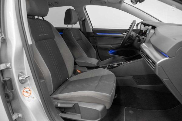 Pelēks Volkswagen Golf Alltrack 2023 Viļņa, ar dzinēja tilpumu 2.00 L un nobraukumu 160 tūkst. km par 21900 €, foto 7 vietnē AUTOMOTO.COM.LV