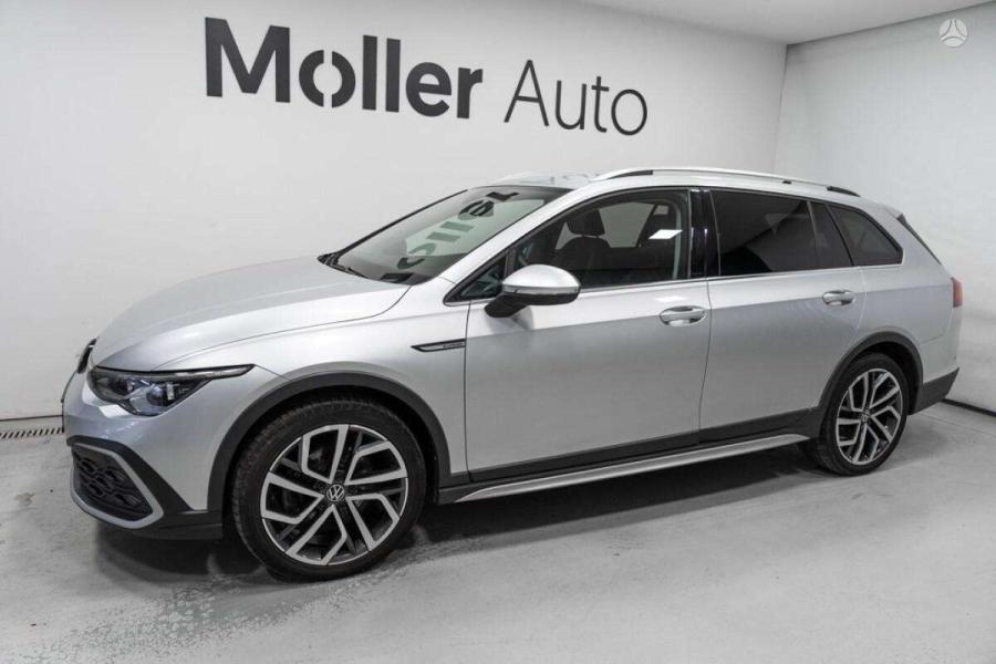 Pelēks Volkswagen Golf Alltrack 2023 Viļņa, ar dzinēja tilpumu 2.00 L un nobraukumu 160 tūkst. km par 21900 €, foto 3 vietnē AUTOMOTO.COM.LV
