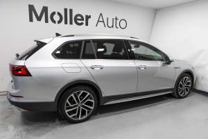 Pelēks Volkswagen Golf Alltrack 2023 Viļņa, ar dzinēja tilpumu 2.00 L un nobraukumu 160 tūkst. km par 21900 €, foto 5 vietnē AUTOMOTO.COM.LV