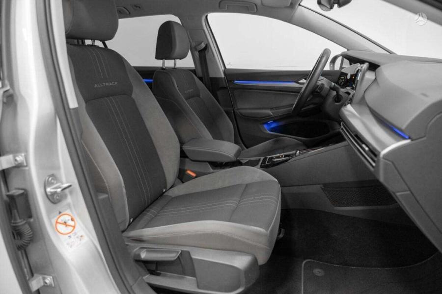 Pelēks Volkswagen Golf Alltrack 2023 Viļņa, ar dzinēja tilpumu 2.00 L un nobraukumu 160 tūkst. km par 21900 €, foto 8 vietnē AUTOMOTO.COM.LV