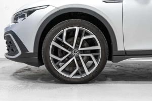 Pelēks Volkswagen Golf Alltrack 2023 Viļņa, ar dzinēja tilpumu 2.00 L un nobraukumu 160 tūkst. km par 21900 €, foto 25 vietnē AUTOMOTO.COM.LV