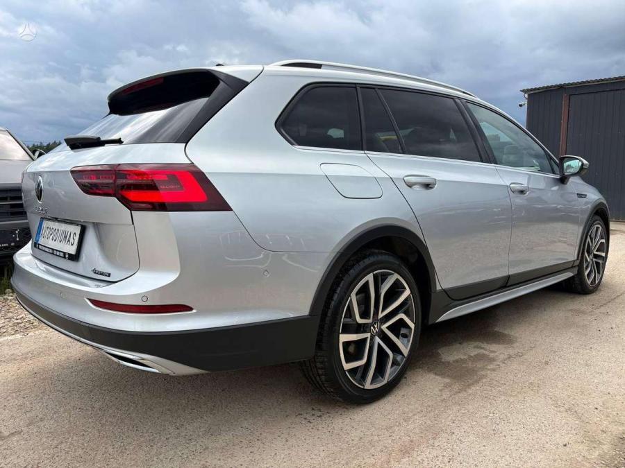 Grey Volkswagen Golf Alltrack 2023 in Vilnius, with an engine capacity of 2.00 L and mileage of 185 thousand km for 17900 €, photo 14 on AUTOMOTO.COM.LV