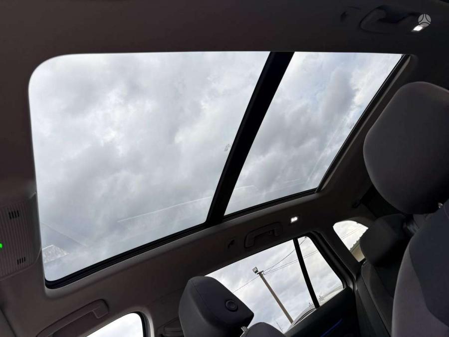Grey Volkswagen Golf Alltrack 2023 in Vilnius, with an engine capacity of 2.00 L and mileage of 185 thousand km for 17900 €, photo 26 on AUTOMOTO.COM.LV