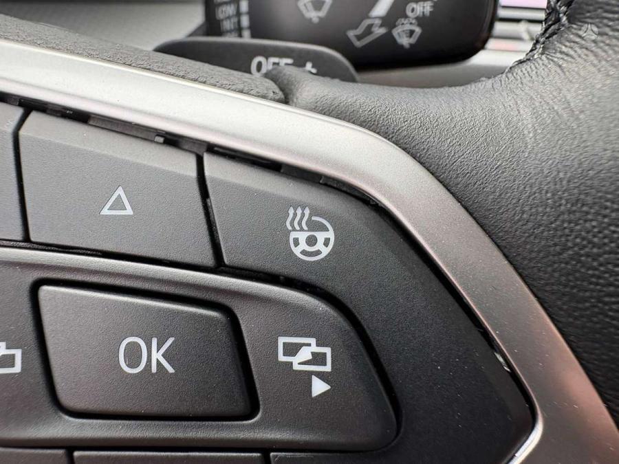 Grey Volkswagen Golf Alltrack 2023 in Vilnius, with an engine capacity of 2.00 L and mileage of 185 thousand km for 17900 €, photo 43 on AUTOMOTO.COM.LV