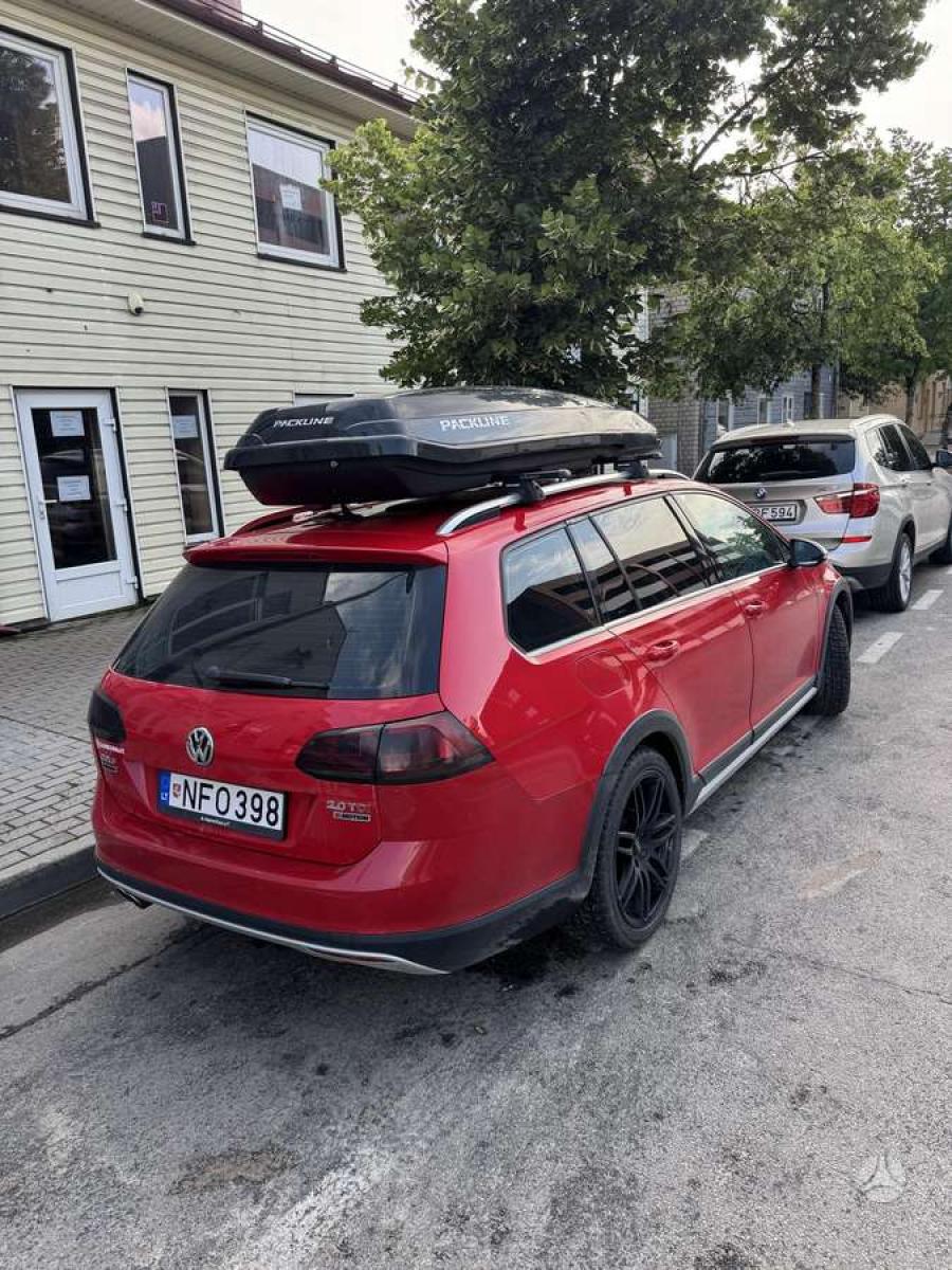 Red Volkswagen Golf Alltrack 2015 in Plunge, with an engine capacity of 2.00 L and mileage of 140 thousand km for 8500 €, photo 3 on AUTOMOTO.COM.LV