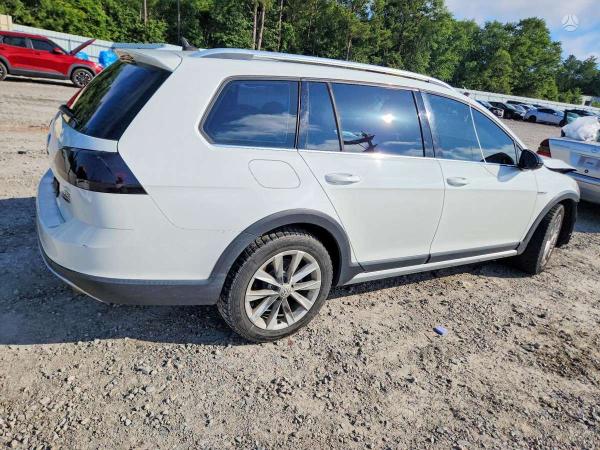 Volkswagen Golf Alltrack 2018 Šauļi vietnē Balts Volkswagen Golf Alltrack 2018 Šauļi, ar dzinēja tilpumu 1.80 L un nobraukumu 128 tūkst. km par 5100 €, foto 4 vietnē AUTOMOTO.COM.LV