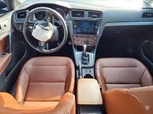 White Volkswagen Golf Alltrack 2018 in Siauliai, with an engine capacity of 1.80 L and mileage of 128 thousand km for 5100 €, photo 9 on AUTOMOTO.COM.LV