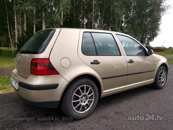 Smilšu krāsa Volkswagen Golf 2001 Tartu, ar dzinēja tilpumu 1.60 L un nobraukumu 290 tūkst. km par 890 €, foto 5 vietnē AUTOMOTO.COM.LV