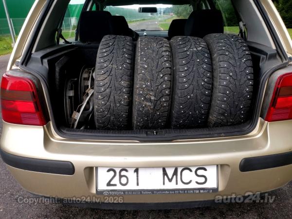 Smilšu krāsa Volkswagen Golf 2001 Tartu, ar dzinēja tilpumu 1.60 L un nobraukumu 290 tūkst. km par 890 €, foto 8 vietnē AUTOMOTO.COM.LV