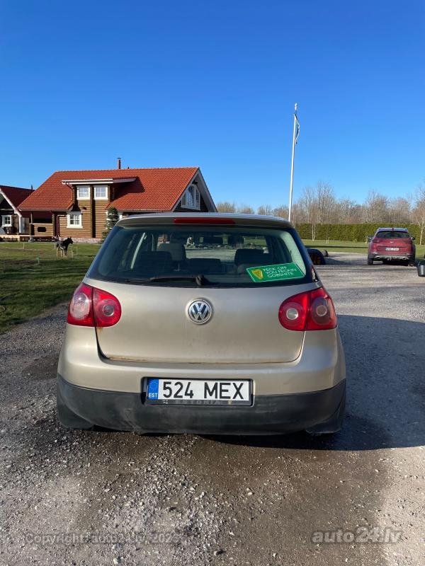Smilšu krāsa Volkswagen Golf 2005 Tallina, ar dzinēja tilpumu 1.60 L un nobraukumu 163 tūkst. km par 1900 €, foto 5 vietnē AUTOMOTO.COM.LV
